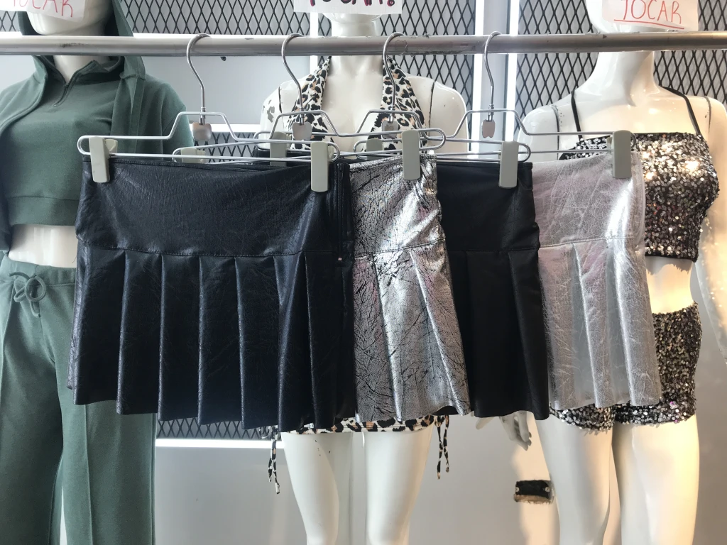 pollera-engomada-foil-tableada
